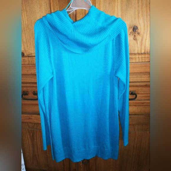 crown & ivy | Sweaters | Crown Ivy Sweater | Poshmark